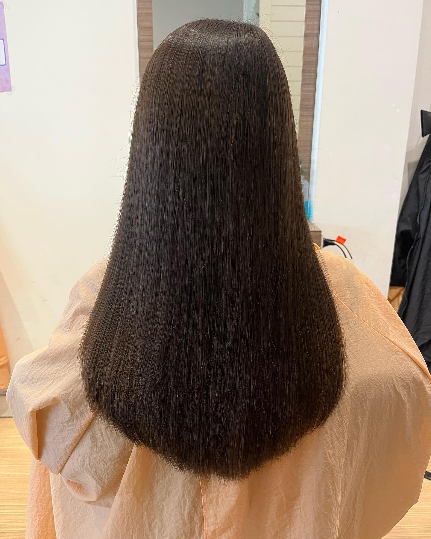 Symmetry Cut【rossa hair】｜Bangkok Beauty Salon Special Site ｜ Beauty Bangkok