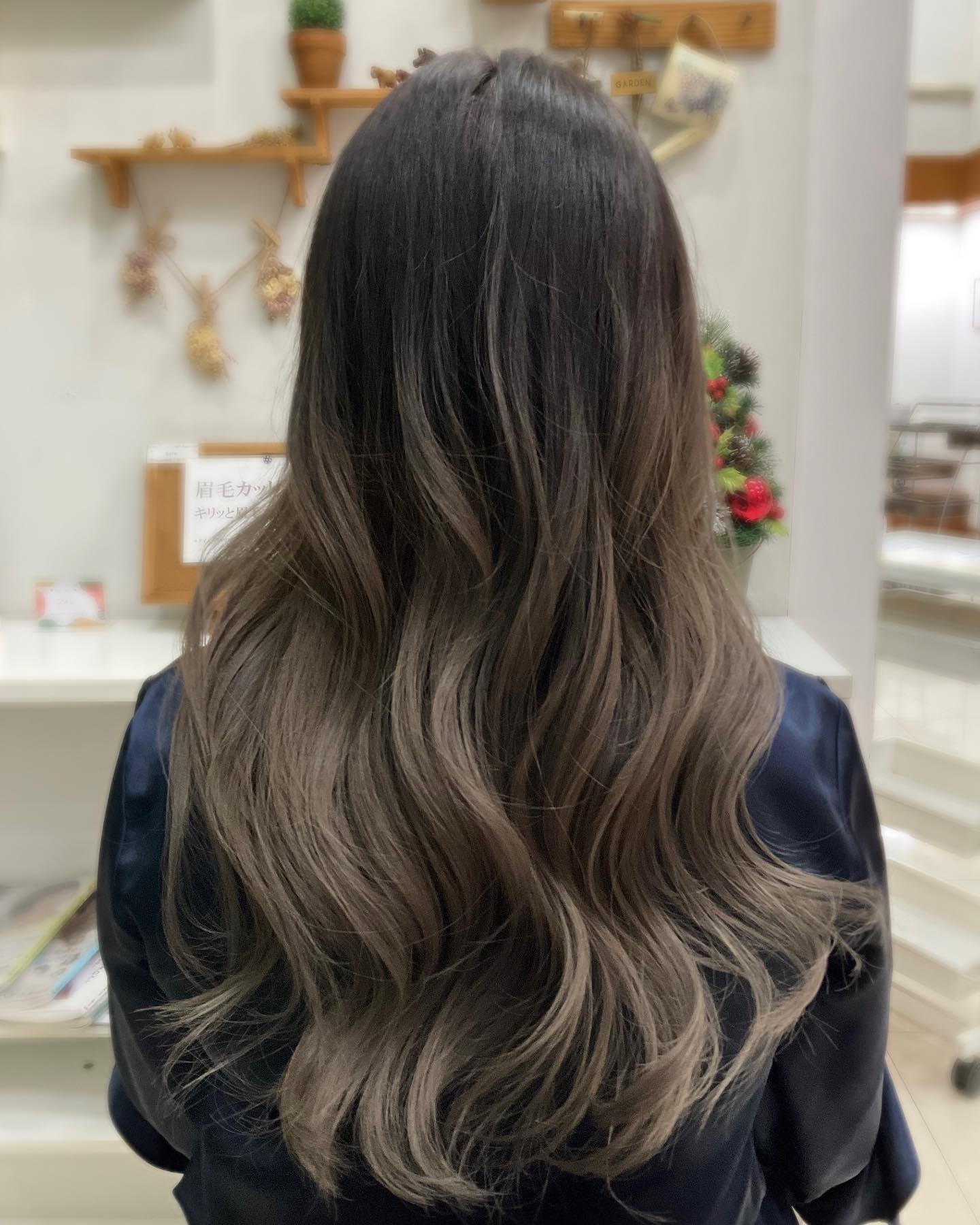 Gradation Gray Pearl【Hair Room Sora】｜Bangkok Beauty Salon Special Site ...