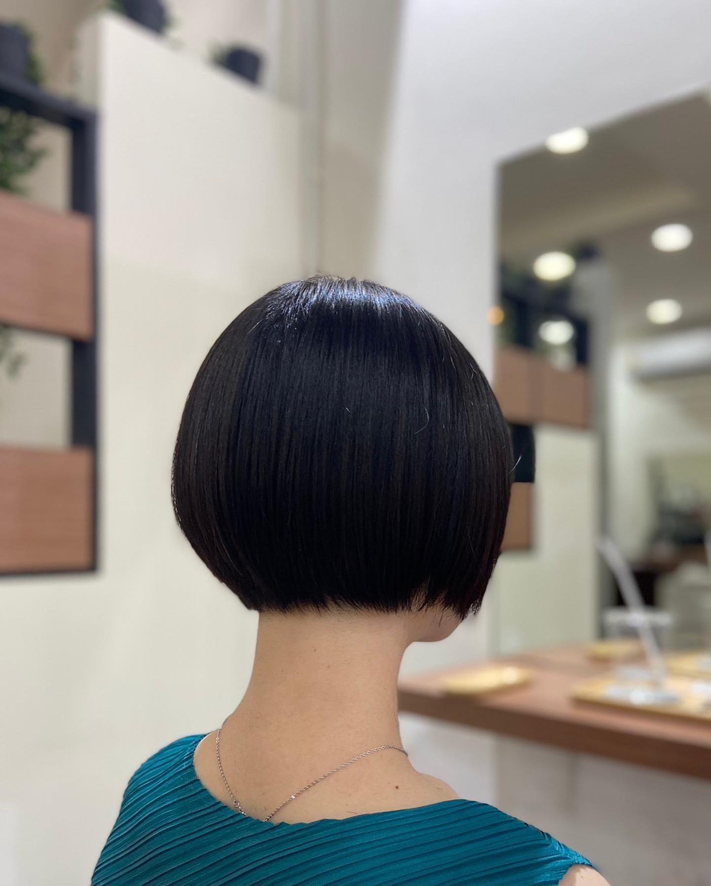 Short bob + Shiny black【BELL otonagami】｜Bangkok Beauty Salon Special ...