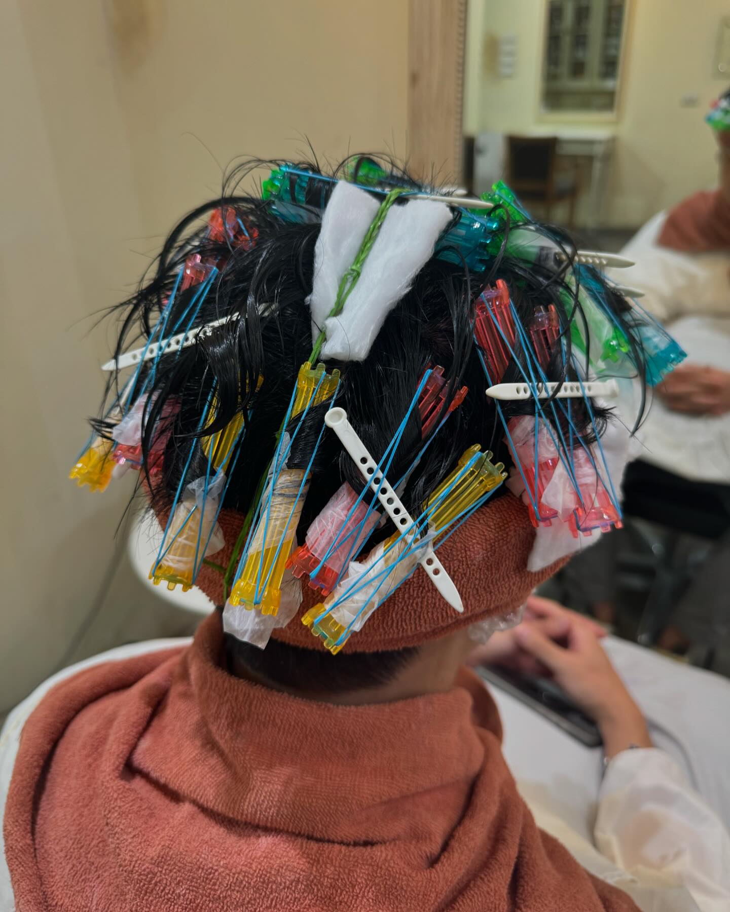 ナチュラルな癖毛風パーマ【DEAR Hair Design】｜バンコクの美容院専門サイト｜ビューティーバンコク